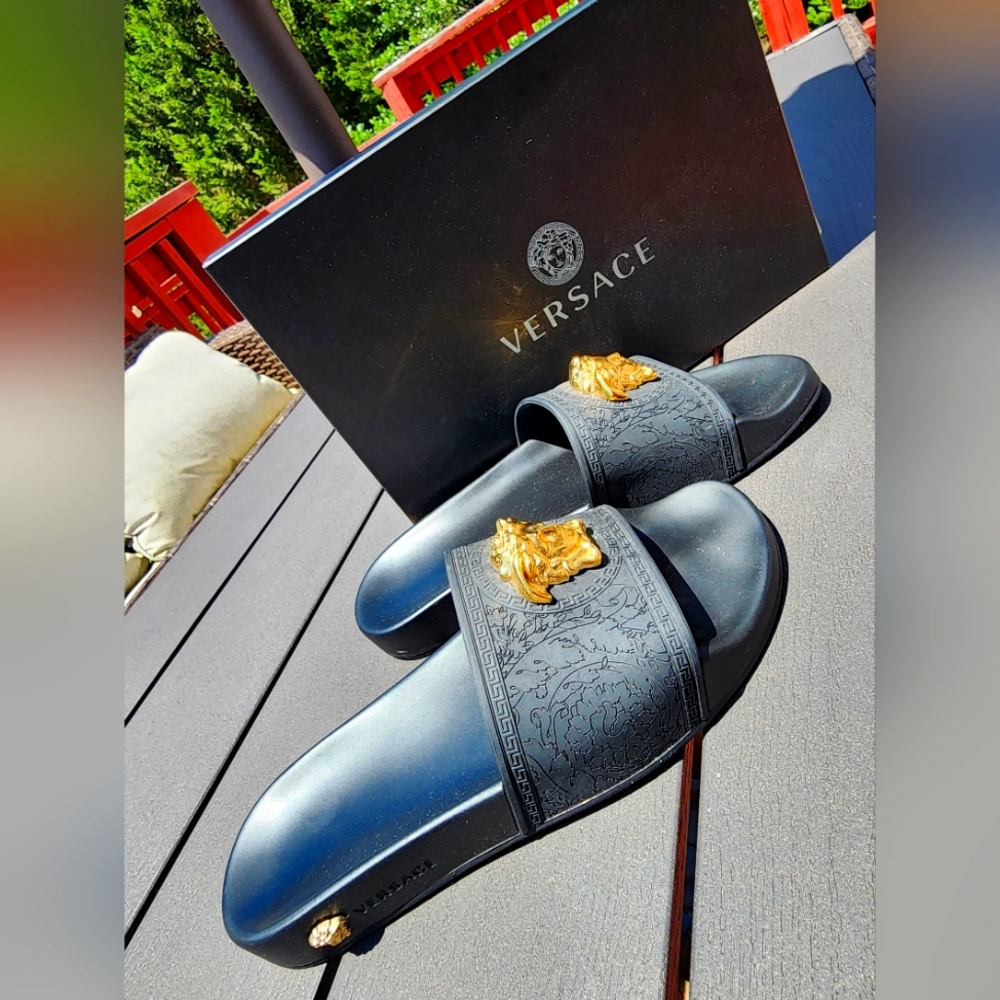 New In Box Versace Slides - Gem